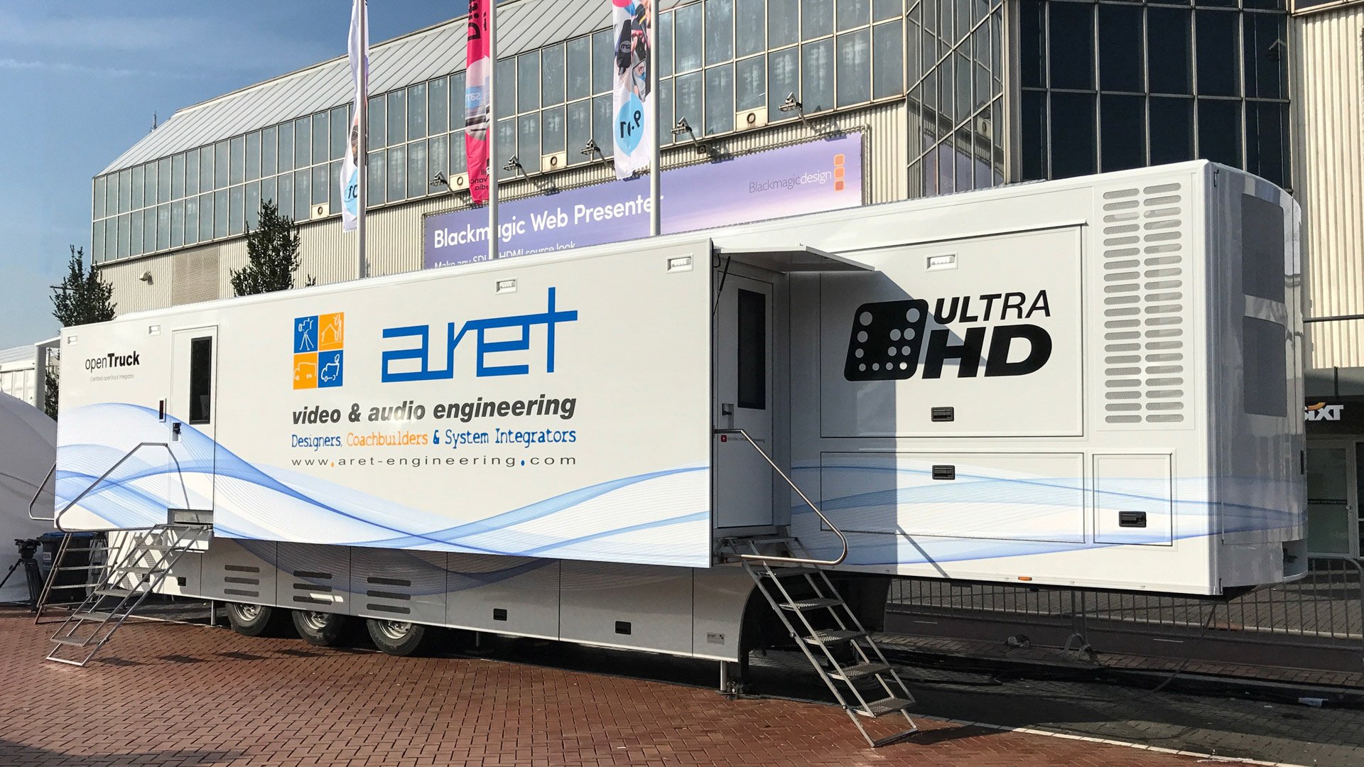 Large Ob Vans - ARET
