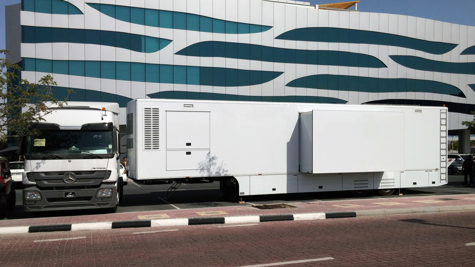 Large Ob Vans - ARET