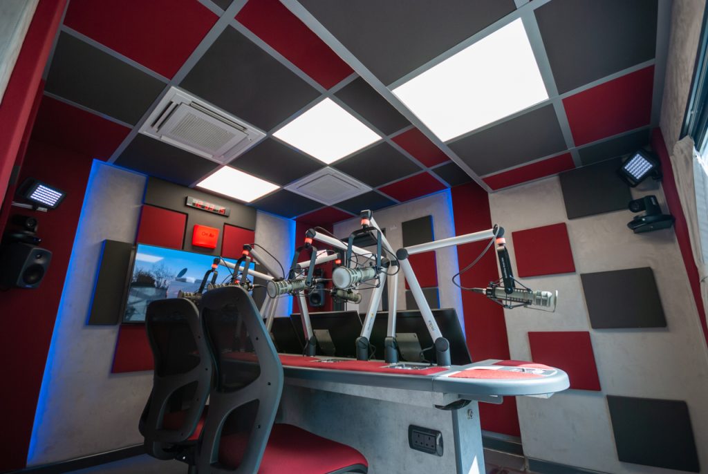 radio-ob-van-modular-design-3 - ARET