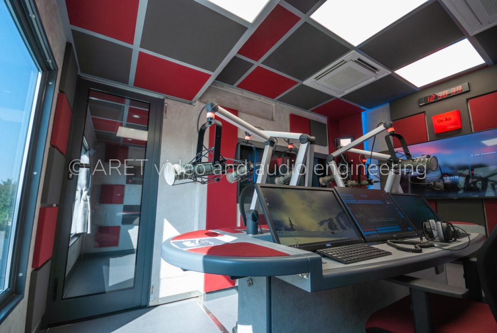 radio-ob-van-modular-design-watermark-2 - ARET