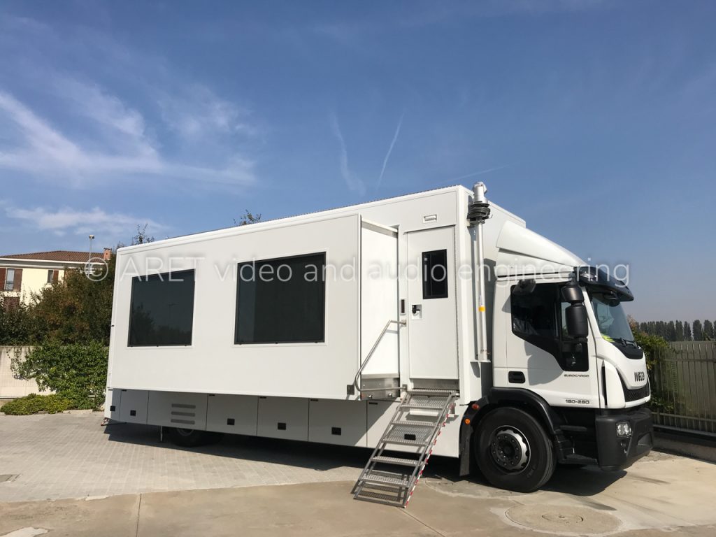 Radio OB Van with modular design - ARET