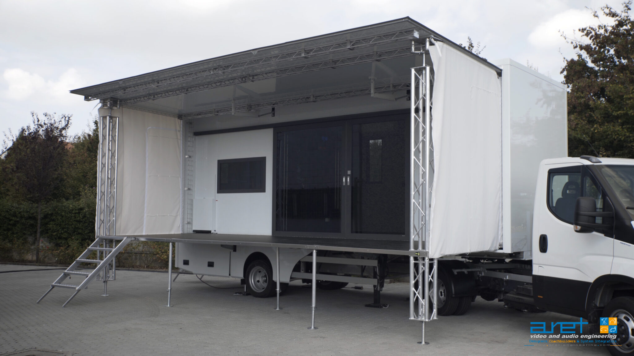 Radio OB Van Integrating audio and video for LIVE events - ARET