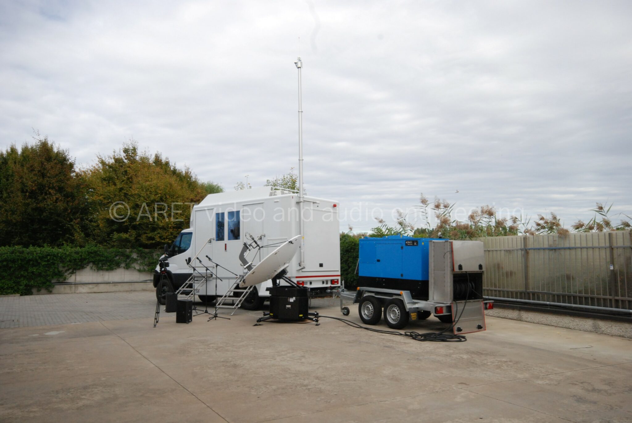 Radio OB Van with studio, technical room and external uplink system ARET
